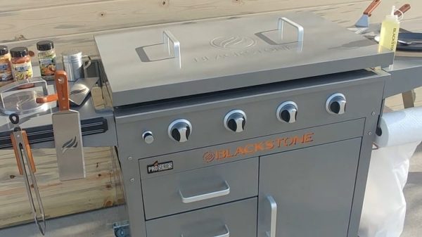 Top 8 Best Outdoor Gas Griddles and Reviews for 2019